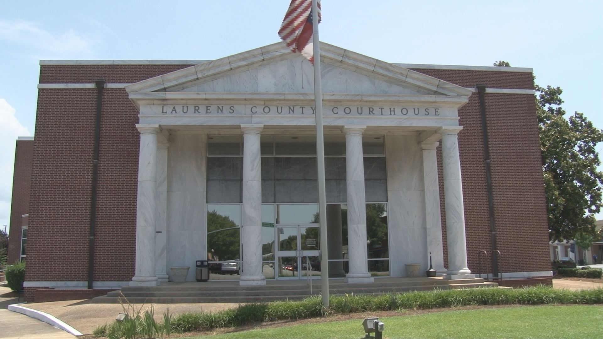 Woman plans rally Saturday to back Laurens Co. sheriff | 13wmaz.com