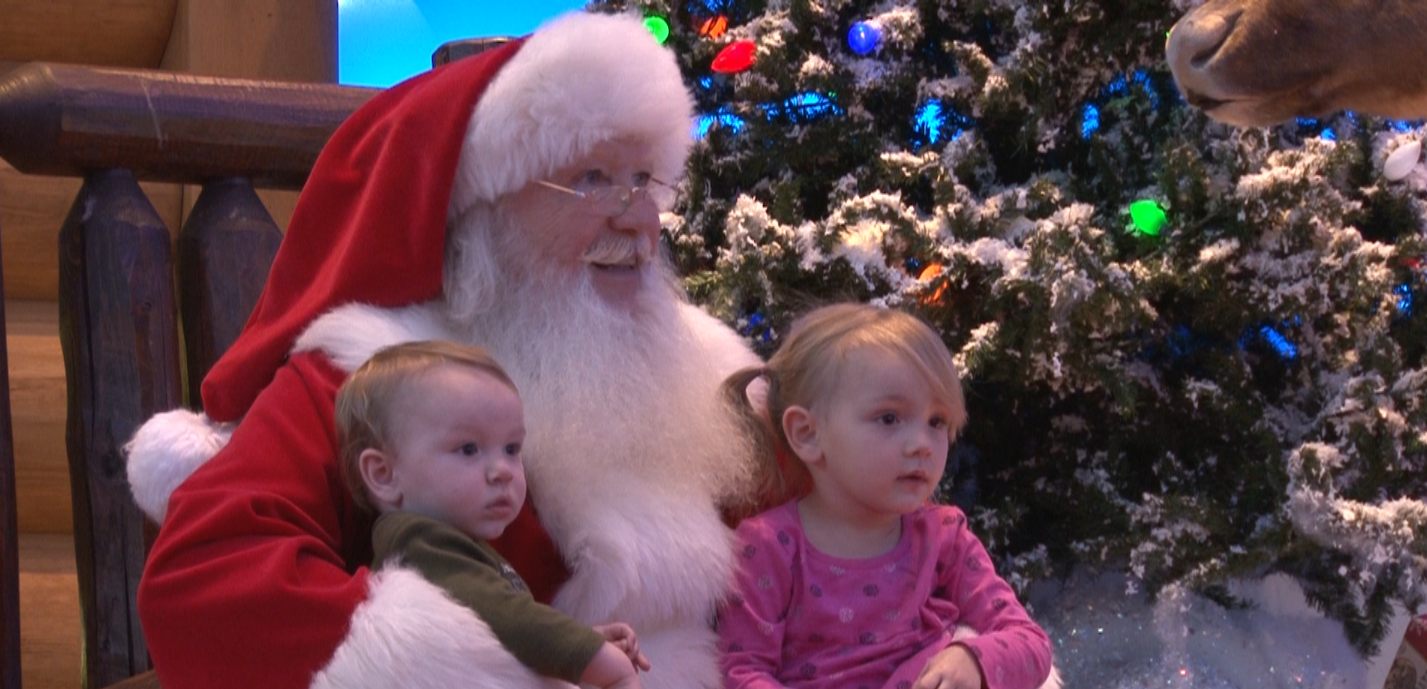 Santa lights Bass Pro Shop Christmas tree in Macon | 13wmaz.com